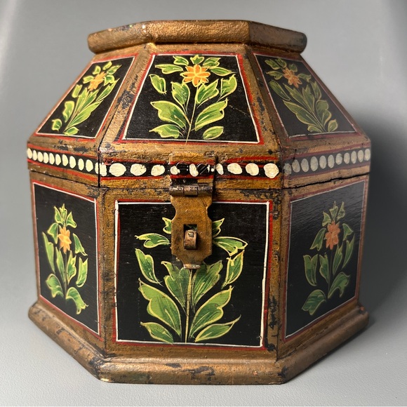 Accents | Antique Indian Mughal Turban Box | Poshmark